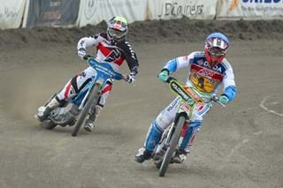 Weather holds off for successful meeting at Gillman. - July 2014